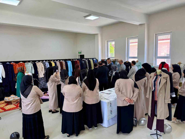 Hisarcık’ta giyim sergisi açıldı