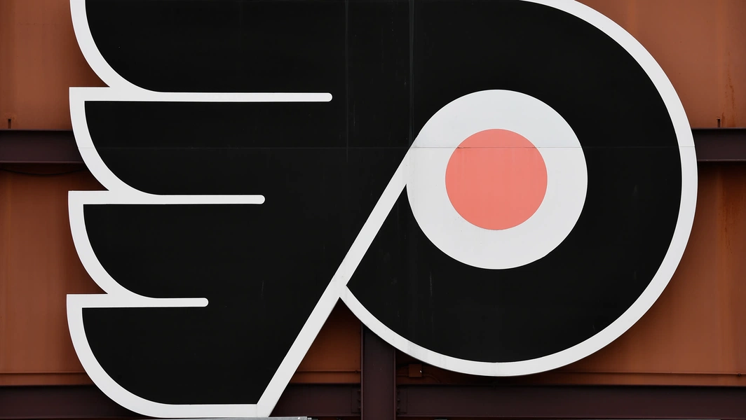 Flyers pursue Barzal and Carlson to boost roster depth