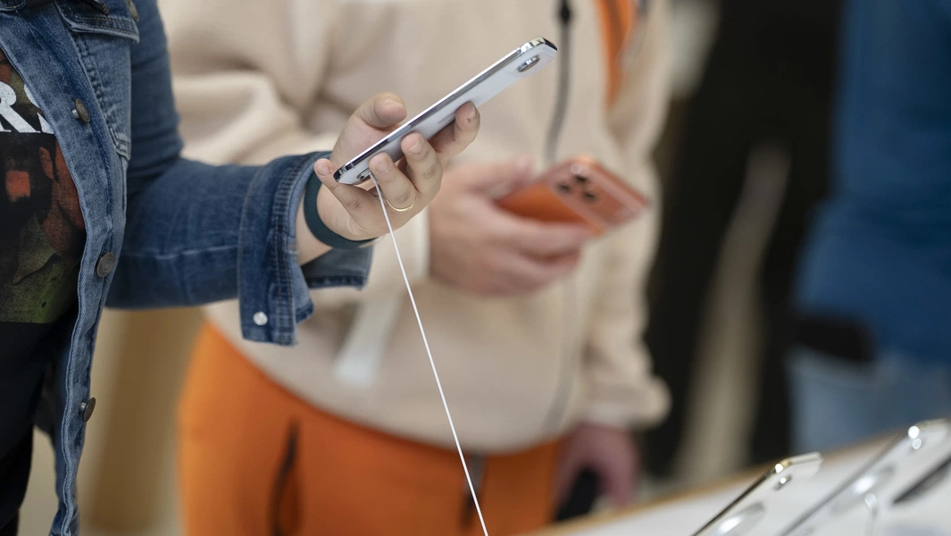 Apple issues iOS 26.5.1 to fix iPhone charging bug