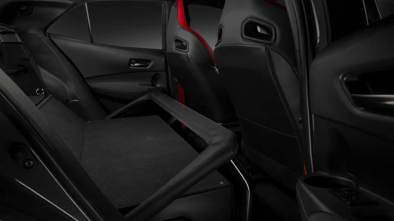 Toyota Corolla al top: è la nuova GRMN con 300 CV e cambio manuale