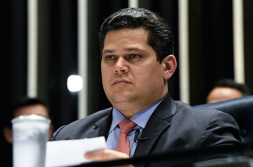 PEC da 6x1: Alcolumbre promete reunião para definir tramitação no Senado