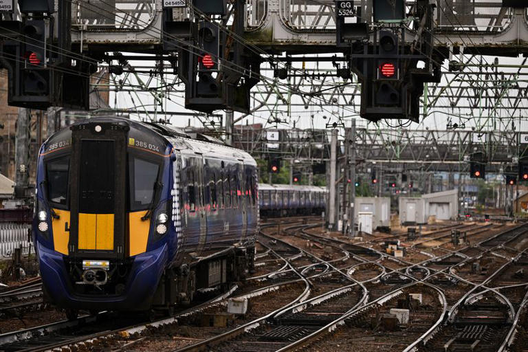 Glasgow rail users face disruption due to Lanarkshire engineering works