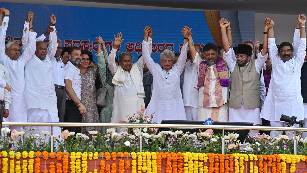 Parameshwara set to be sole deputy CM as Shivakumar takes oath