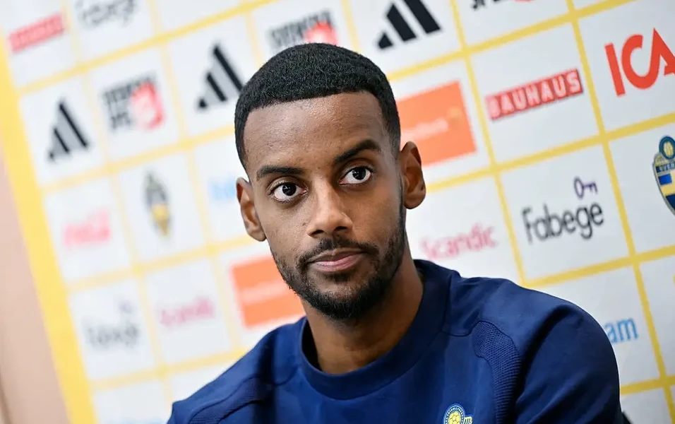Isak voices Liverpool 'disconnect' as Mourinho eyes Konate