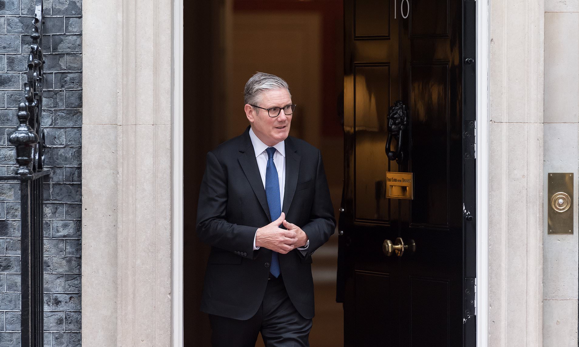 The disappearing PM: Starmer faces Commons grilling on Mandelson 'cover ...