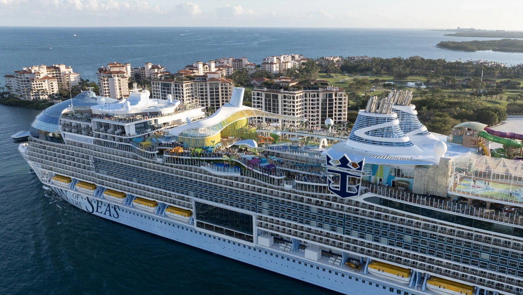 Fuel use and costs in cruise ship operations
