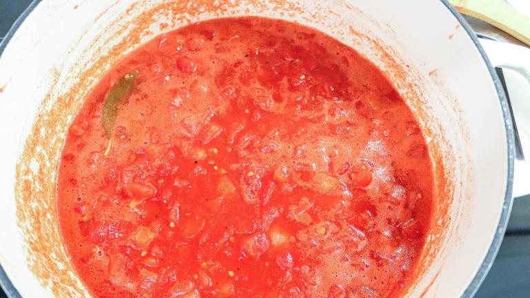Fresh and creamy, this simple homemade cream of tomato soup recipe ...