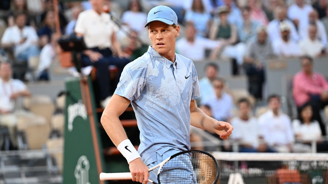 Zverev to face Mensik in French Open semifinal after dominant wins