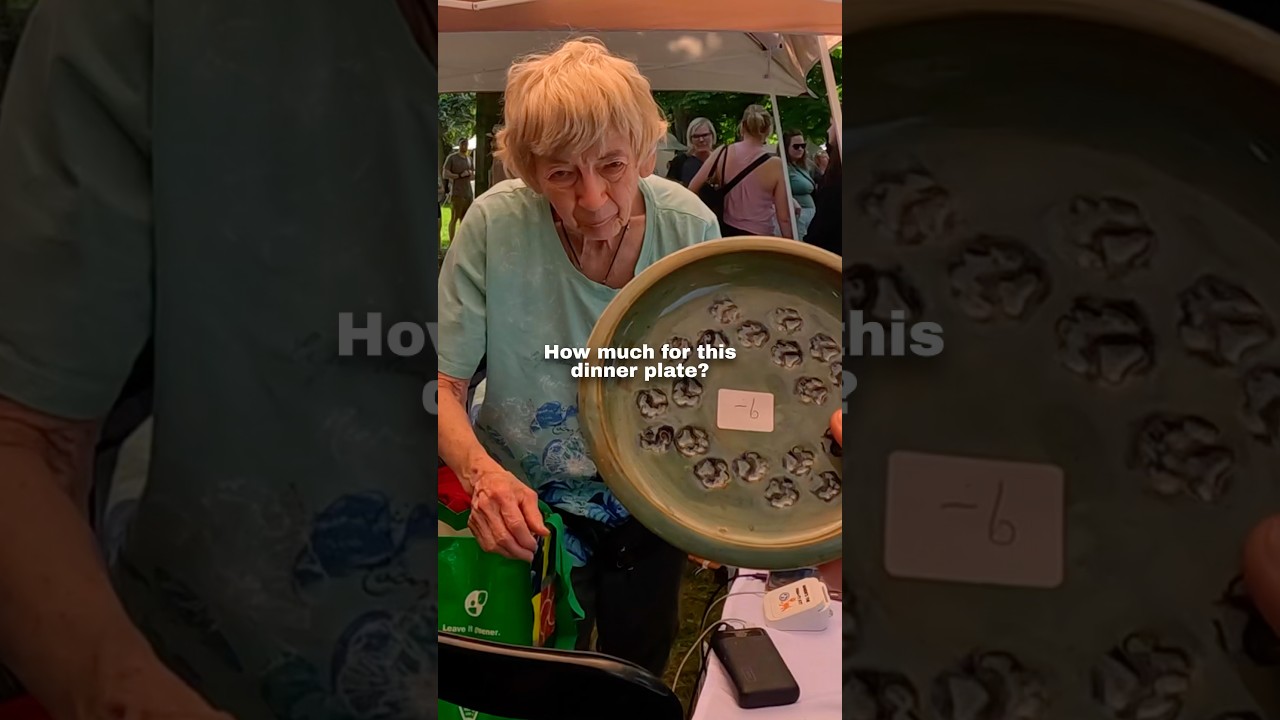 Buying a hand crafted dinner plate 🥹 ️