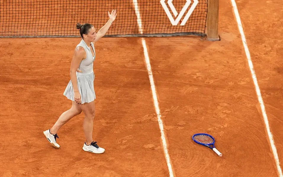 Kostyuk reaches French Open semi-final with pointed war remarks
