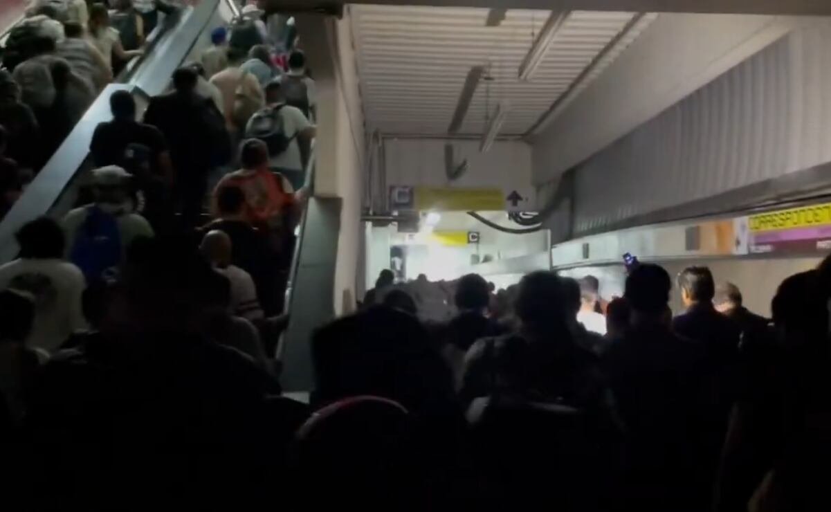 Estación Tacubaya del Metro está a oscuras por fallas en el sistema ...