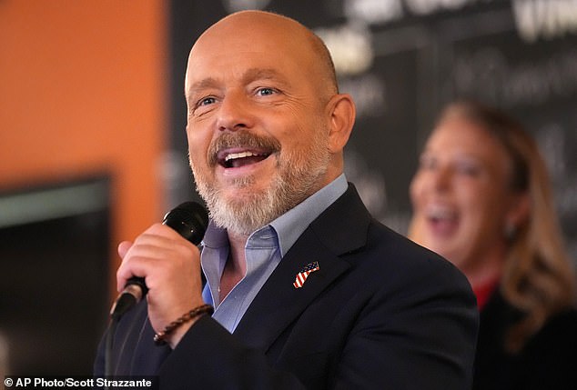 Ex-Fox star Steve Hilton surges in California governor race