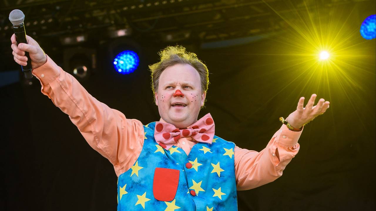 Dad of Mr Tumble actor’s girlfriend speaks out about 21-year age gap ...