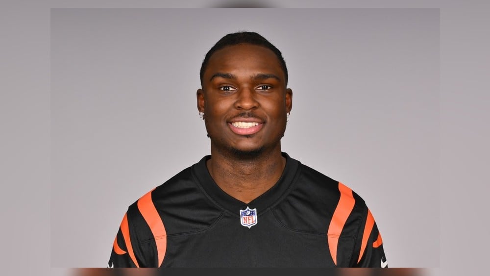 Bengals player to fly with Blue Angels before Dayton Air Show