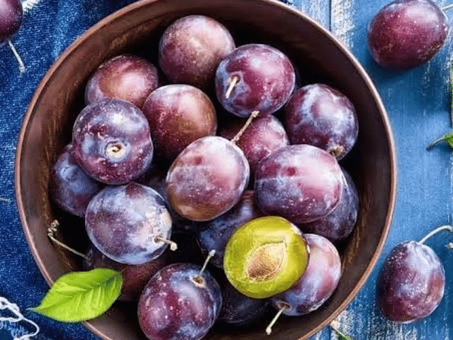 Plum benefits in summer: Essential vitamins and minerals this seasonal ...
