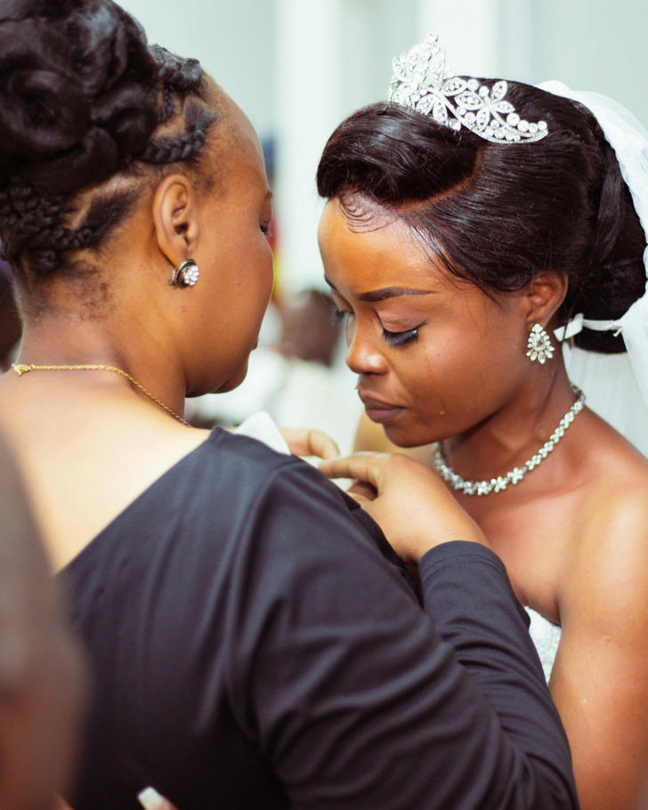 13 emotional moments that reveal parents' love through every struggle