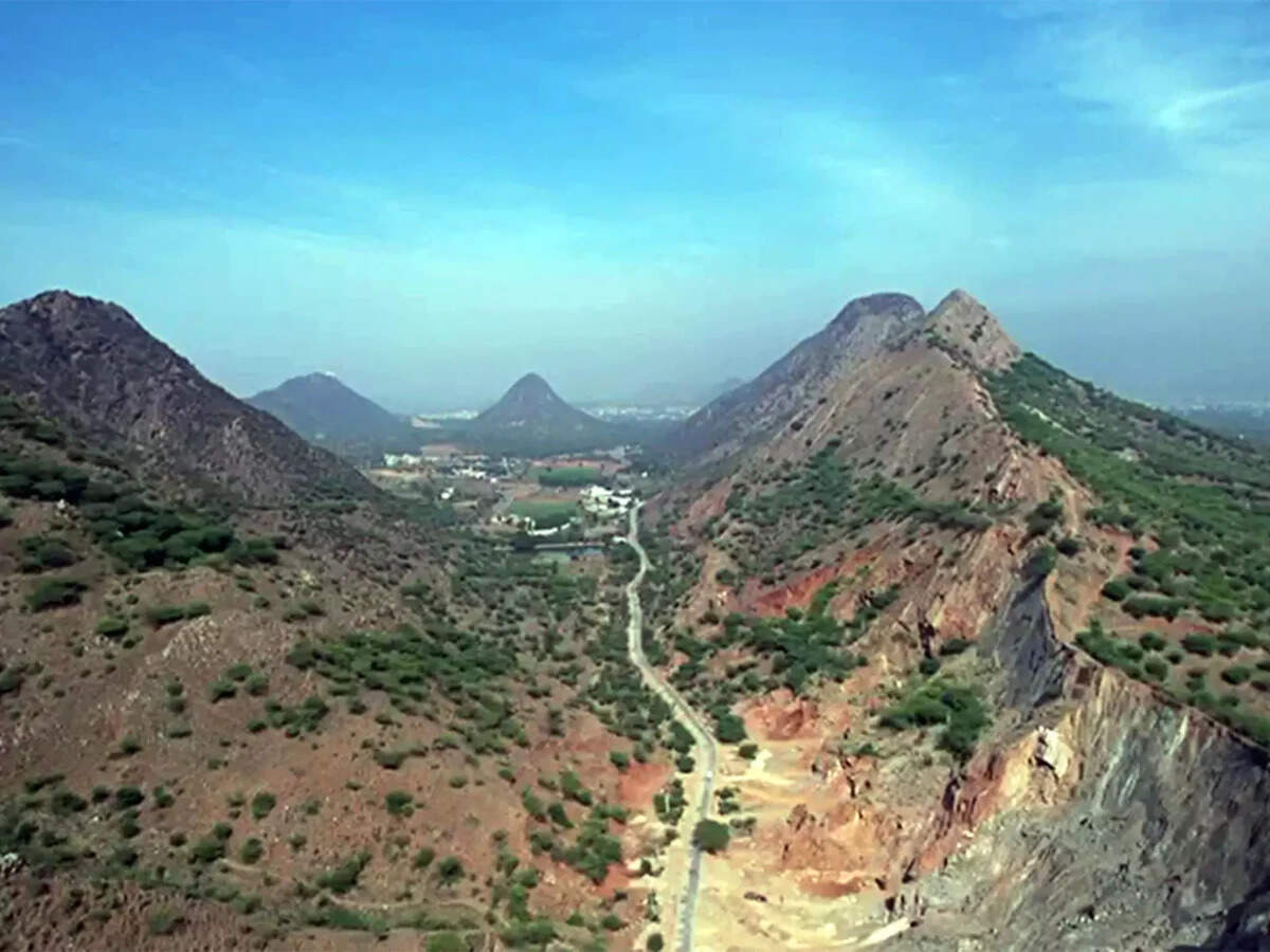 SC forms high-powered expert panel to re-examine Aravalli definition