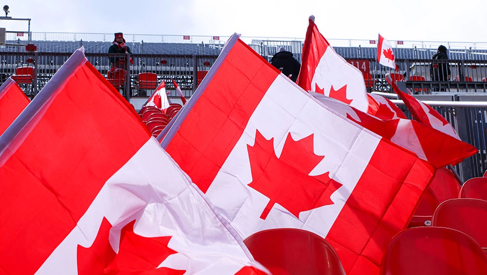 Giant Canadian flag appears on Grouse Mountain ahead of World Cup