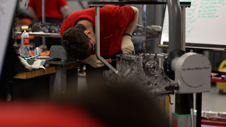 Will AI replace auto mechanics?