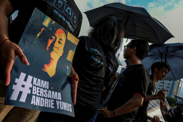 Military seeks prison time for Indonesian soldiers in acid attack
