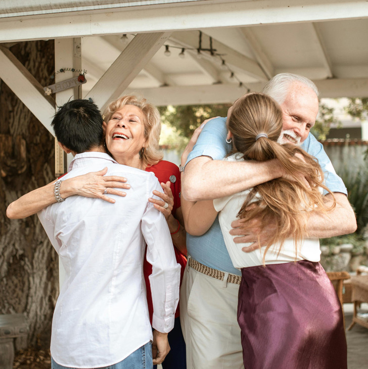13 emotional moments that reveal parents' love through every struggle