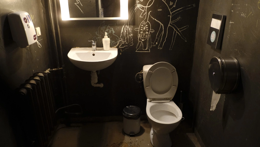 16 warning signs of unsafe or unhygienic bars