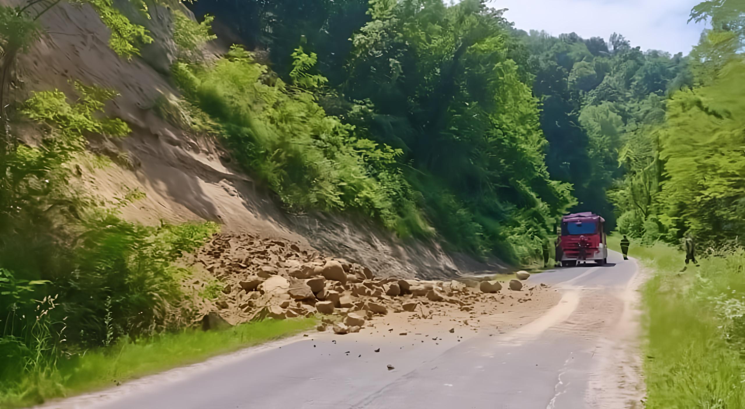 Interventi anti frane ed erosioni. Chiude la SP36 «Val di Zena»