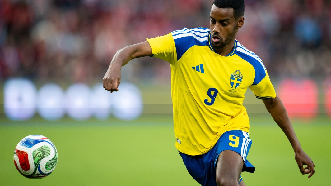 Isak voices Liverpool 'disconnect' as Mourinho eyes Konate