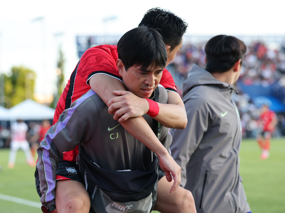 Defender Cho Yu-min leaves World Cup camp following injury during friendly