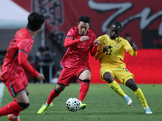 Defender Cho Yu-min leaves World Cup camp following injury during friendly