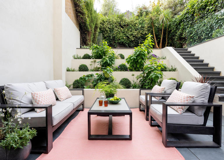 5 of the best color schemes for small outdoor spaces