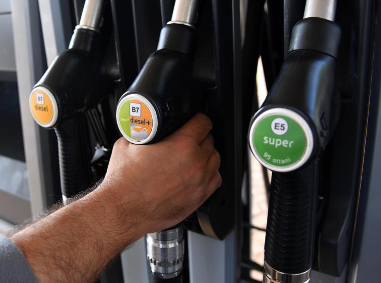 Mimit, benzina a 1,934 euro al litro, gasolio a 1,994