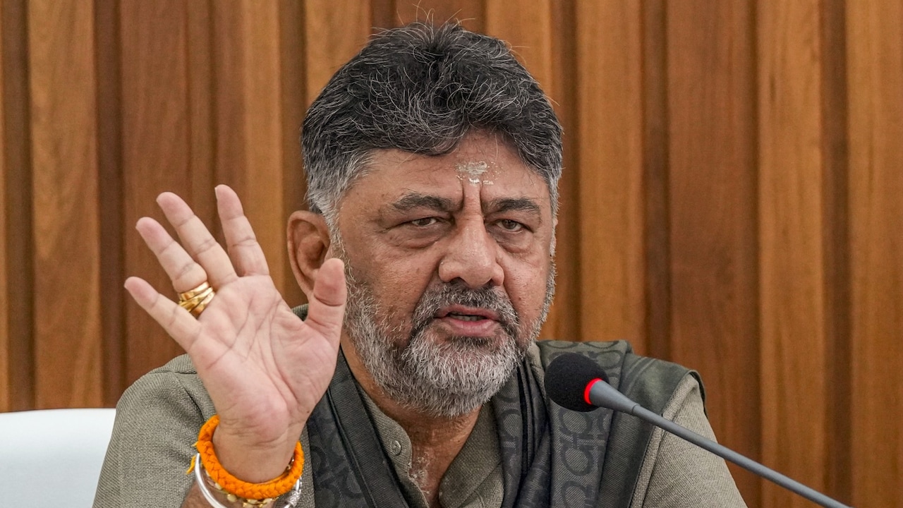 DK Shivakumar oath ceremony live: DK Shivakumar to take oath today, end ...