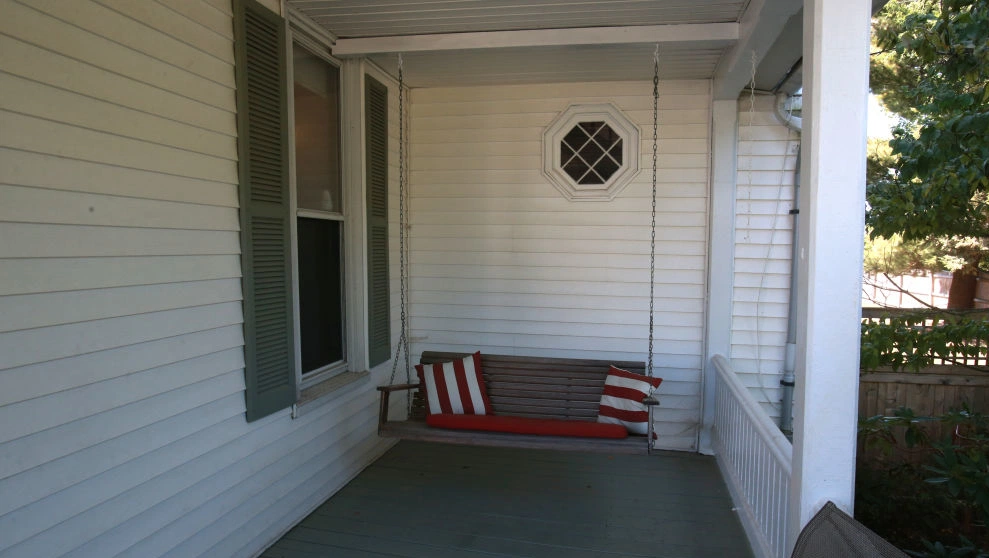 20 timeless ideas for classic porch decor