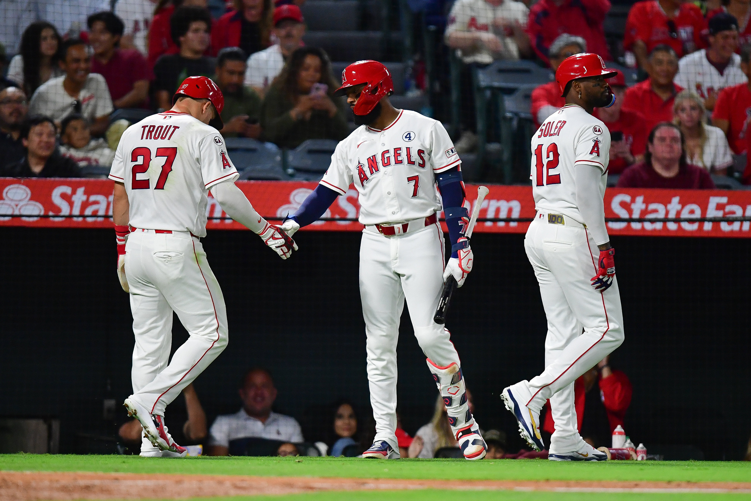 Jo Adell pulls a Jose Canseco in the outfield