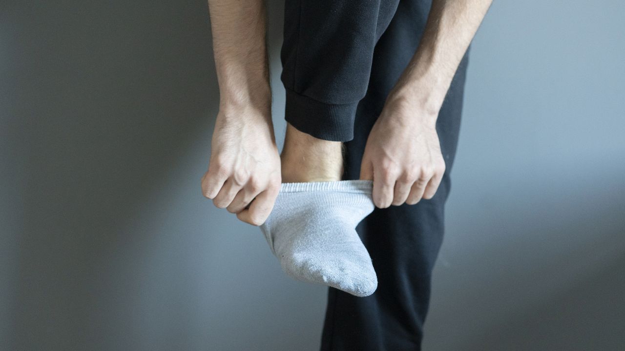 Improve balance and coordination by doing this at-home mobility test ...