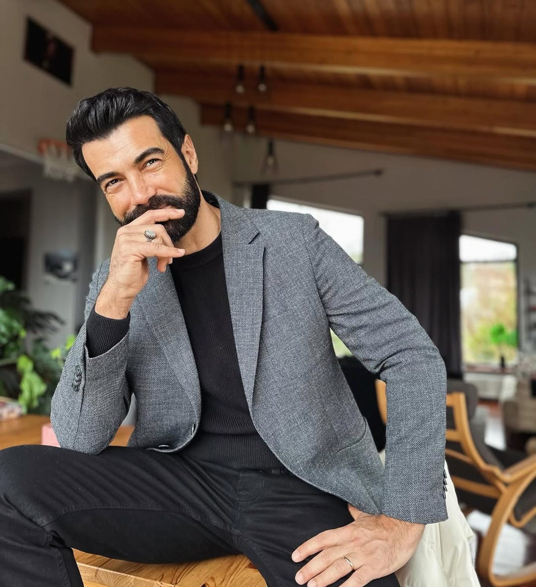 El actor Murat Ünalmış, protagonista de 'Tierra amarga', será la gran ...