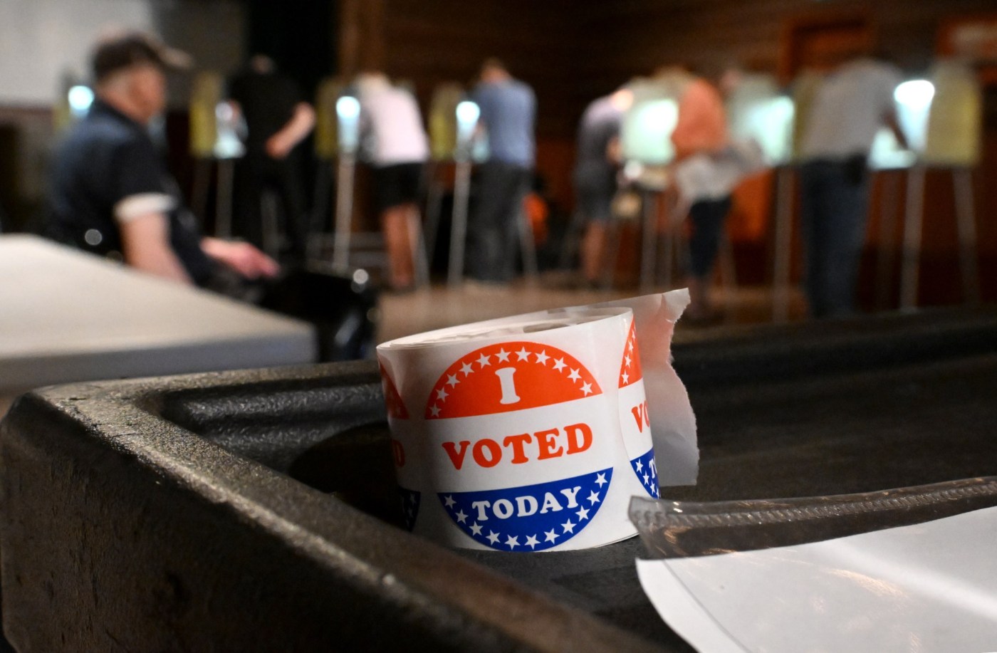 Huffman takes huge lead over challengers for Congress