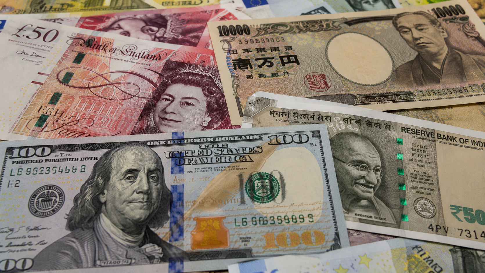 US dollar resilient as traders brace for key economic updates