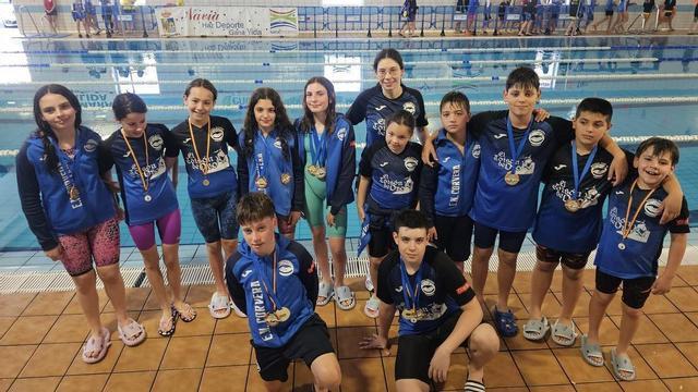 La cantera de la Escuela Natación Corvera suma nuevos éxitos en Navia