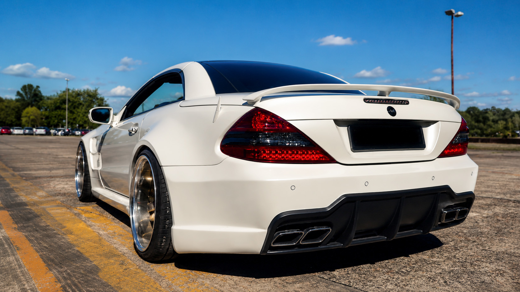This SL65 AMG brings deep V12 sound through a custom exhaust