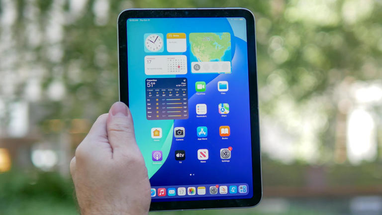 The iPhone Fold needs these big 3 features to not be a flop