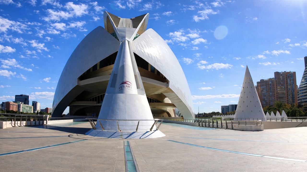 Walking through Valencia’s futuristic architectural wonder (4K)