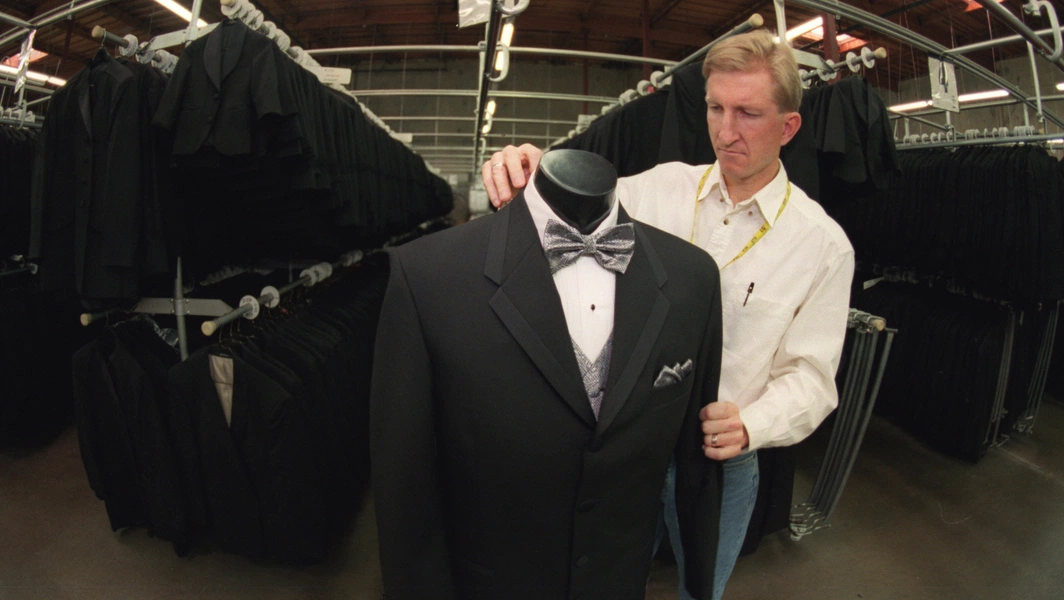 How clothing and color influence mood and stress