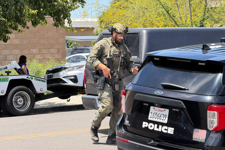 Police say man in Bakersfield barricaded himself inside bank building ...