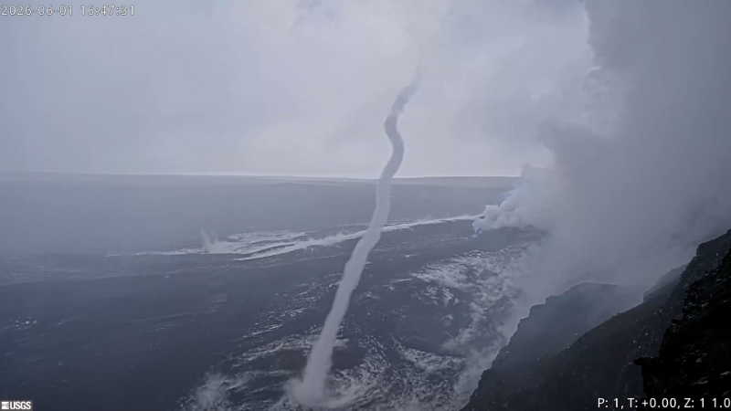 Whirlwind takes shape over Hawaii's Kilauea volcano