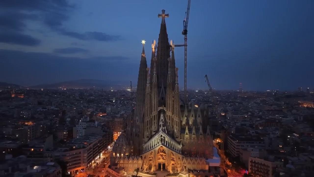 Only on AP: Dramatic drone visuals of Sagrada Familia days away from ...