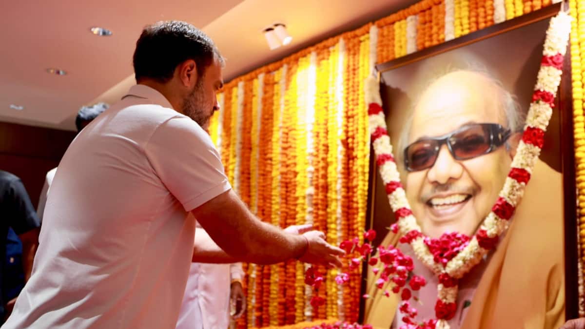Rahul Gandhi Pays Tribute To Karunanidhi On Birth Anniv Days After DMK ...