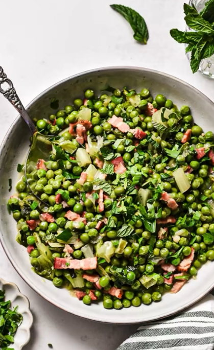 Cozy buttered peas with bacon