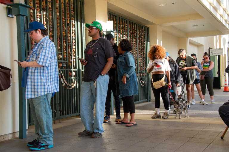 Huge voter rush shakes up deadlocked 2026 governor and mayor race in LA ...